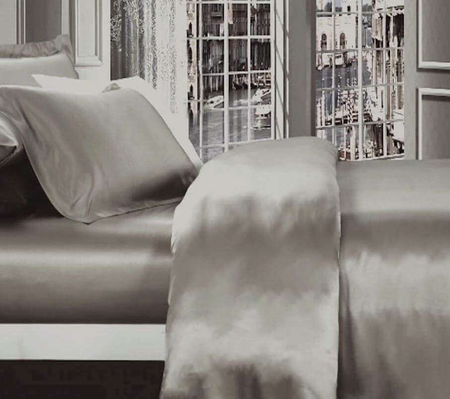 Natūralaus šilko antklodės užvalkalas - Miegi.lt